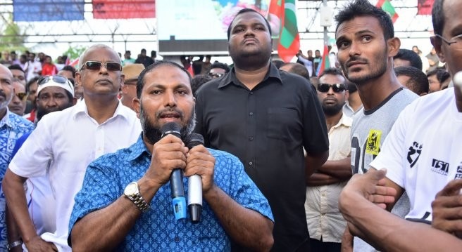 Leaderun muzaaharaathakun filaa kamah Imran vidhaalhuvumun handhaan ...