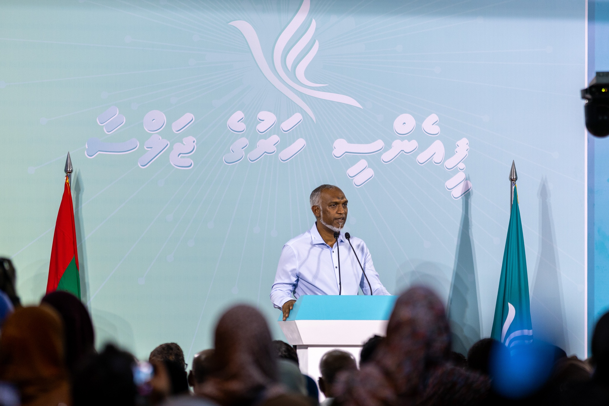 Kuree ge Raeesun, memberun ge inaaiay kuda kuran jehey: Raees | Dhauru